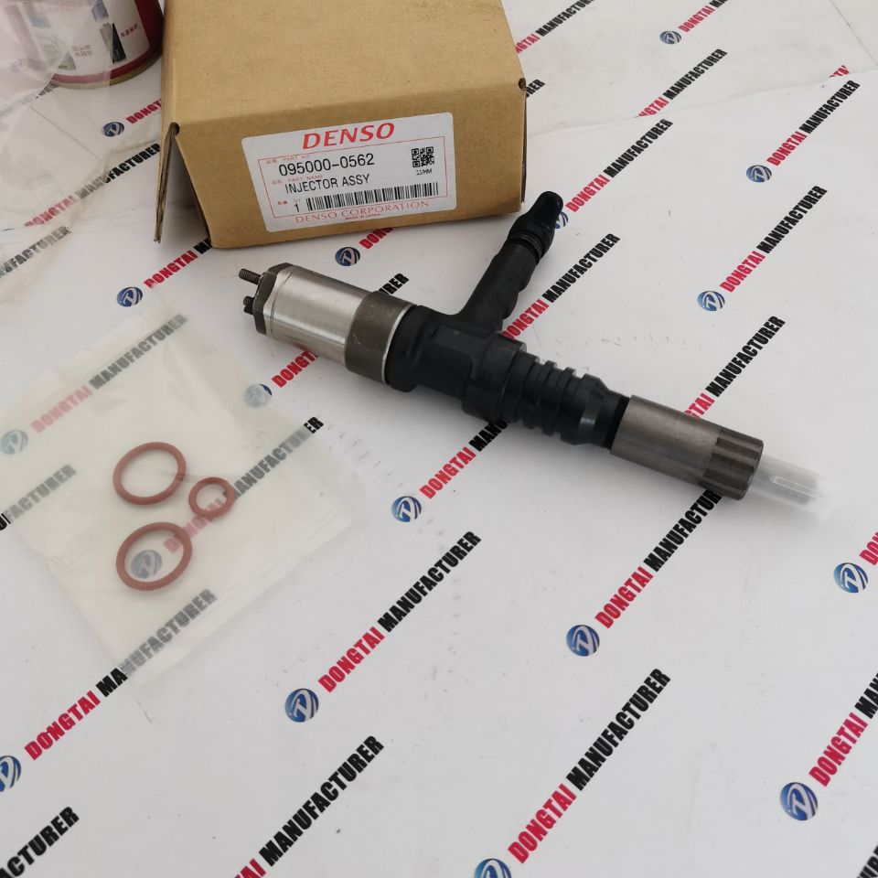 China Denso Injector 095000-0562 = Komatsu Injector 6218-11-3101 ...
